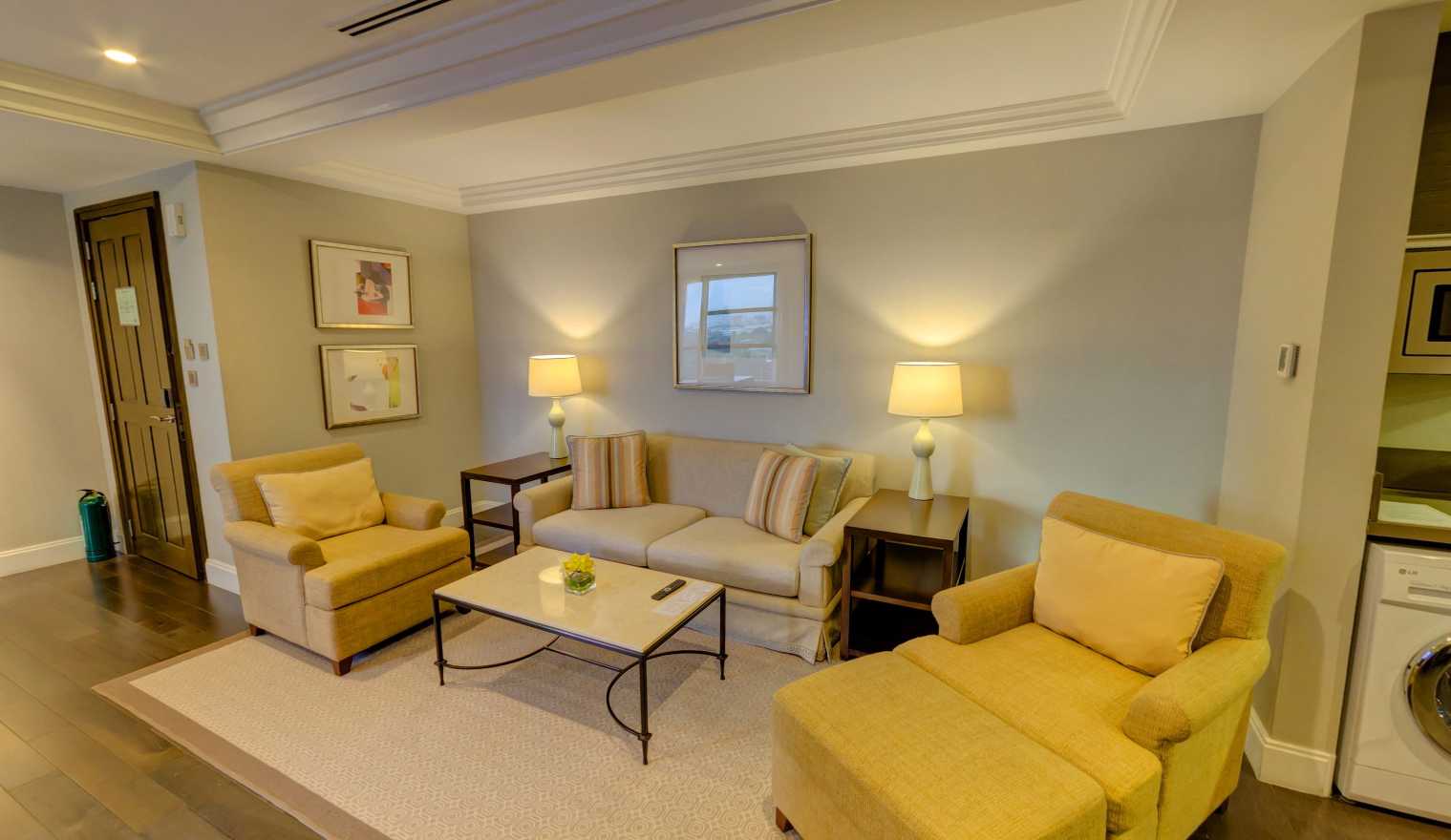 Discovery Primea, Manila