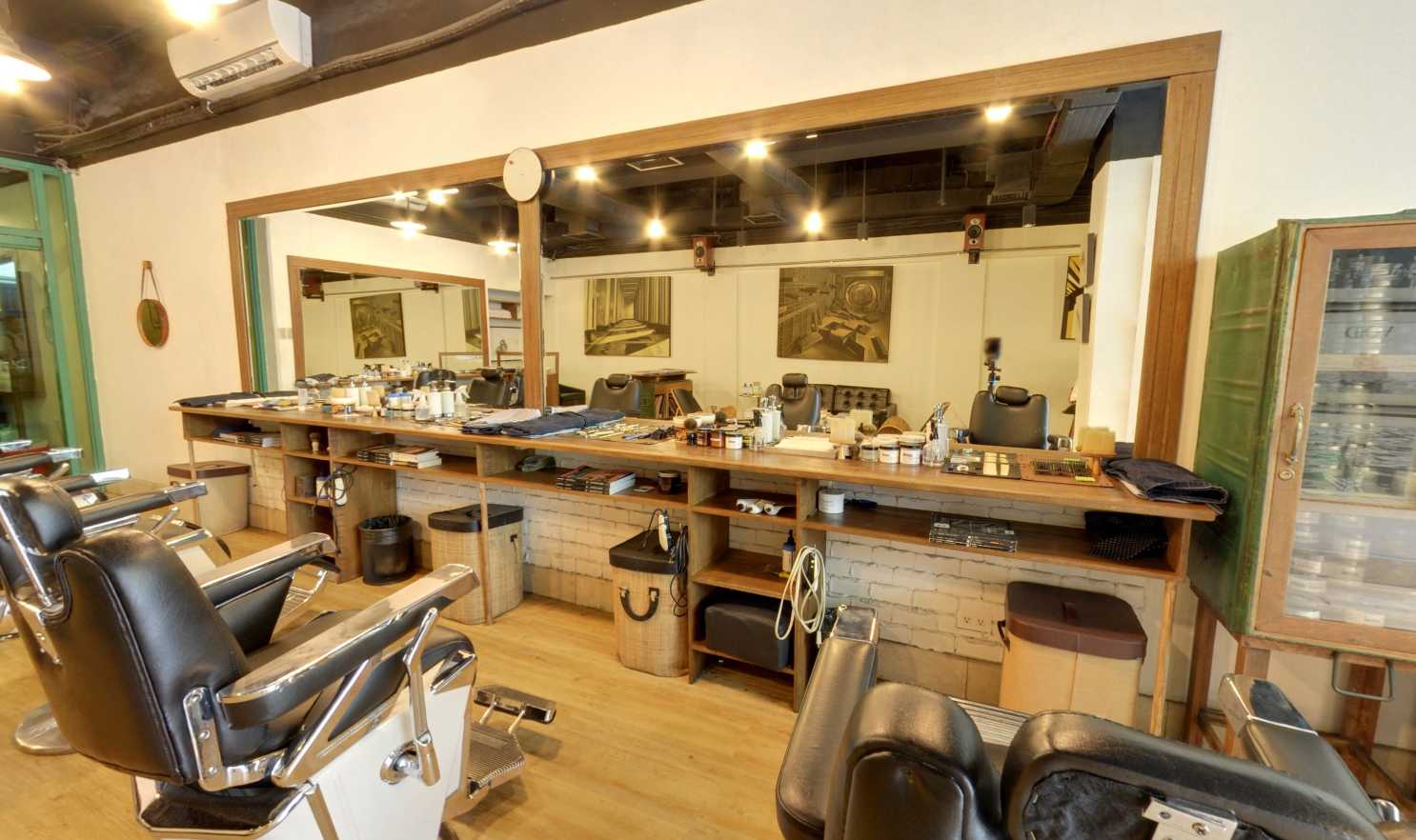 Back Alley Barbershop BGC, Manila