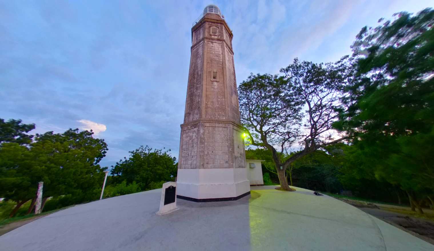 Bagacay Point Lighthouse, Cebu